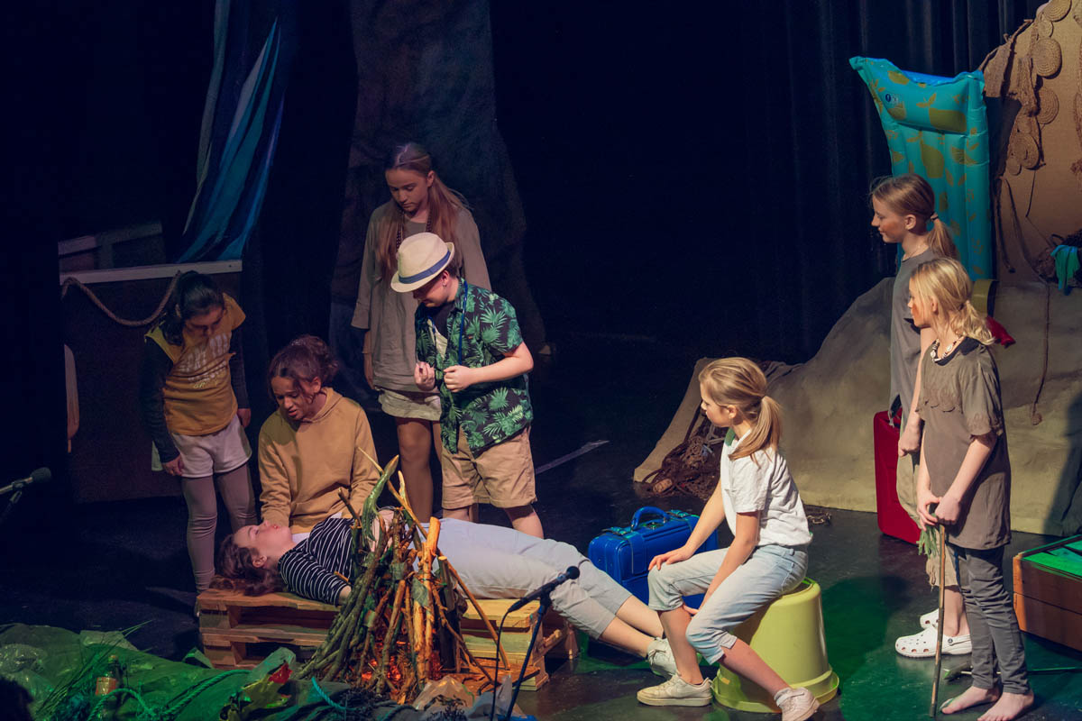 Teater på Strømmen: Utsolgte forestillinger og positiv respons ...